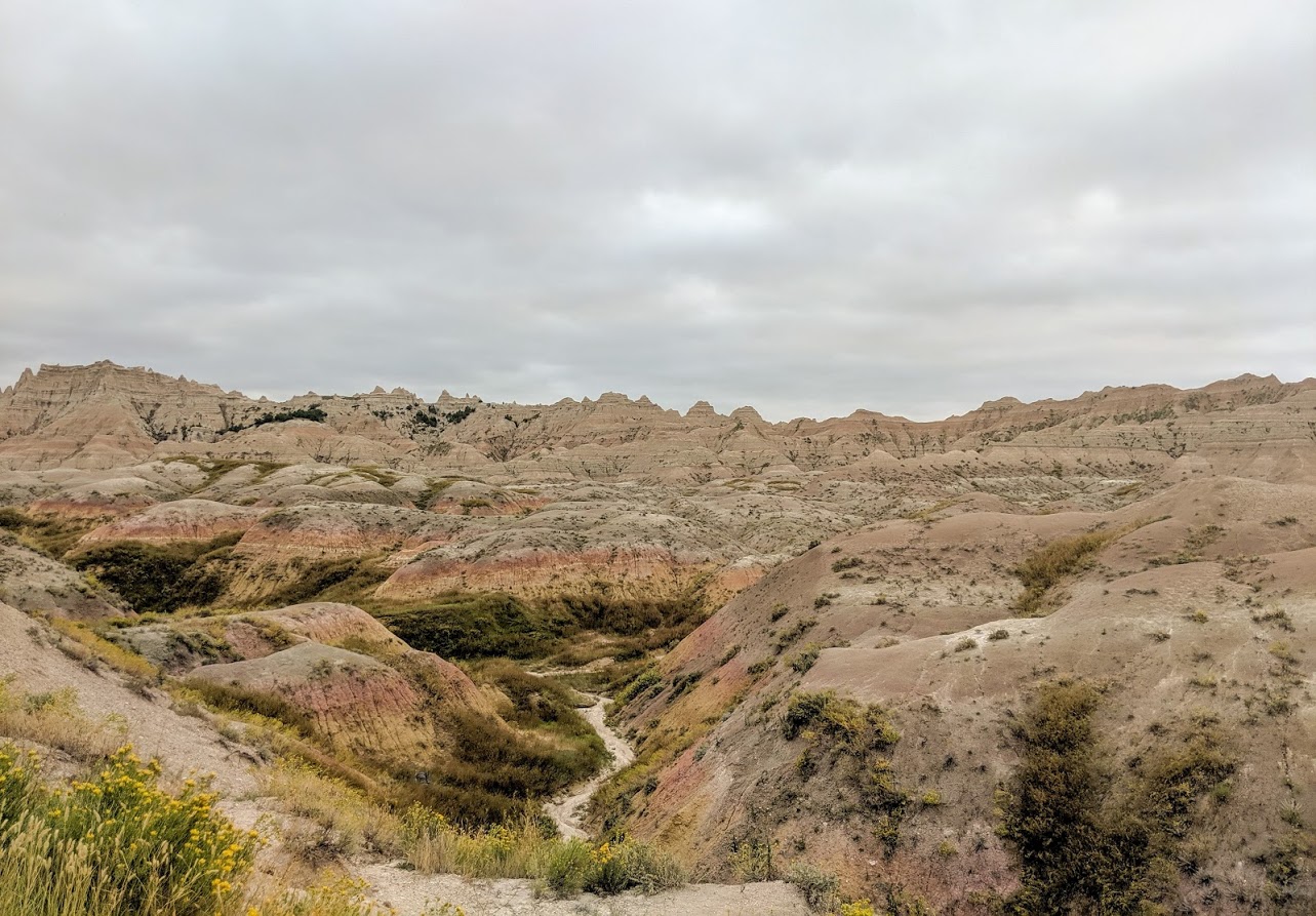 Driving the Otherworldly Badlands Loop Road — sightDOING