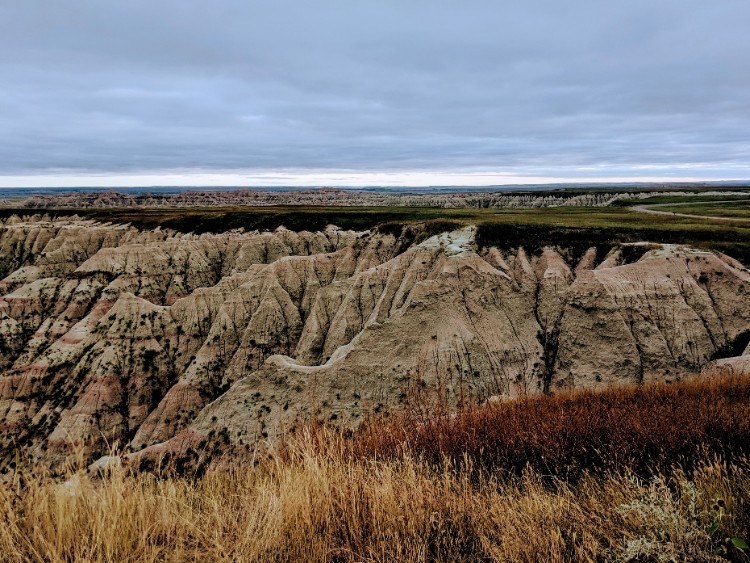 Driving the Otherworldly Badlands Loop Road — sightDOING
