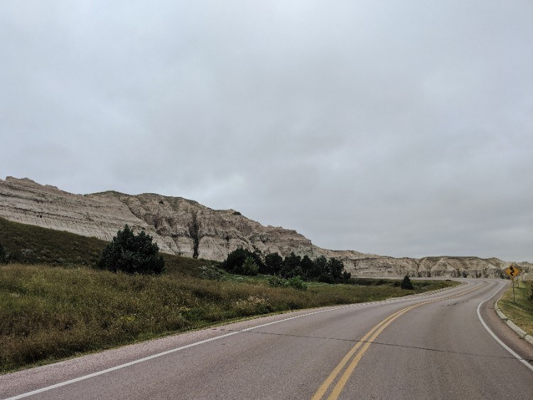 Driving the Otherworldly Badlands Loop Road — sightDOING