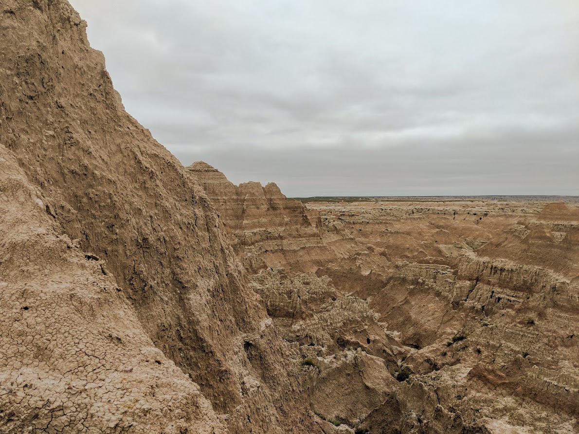 Driving the Otherworldly Badlands Loop Road — sightDOING